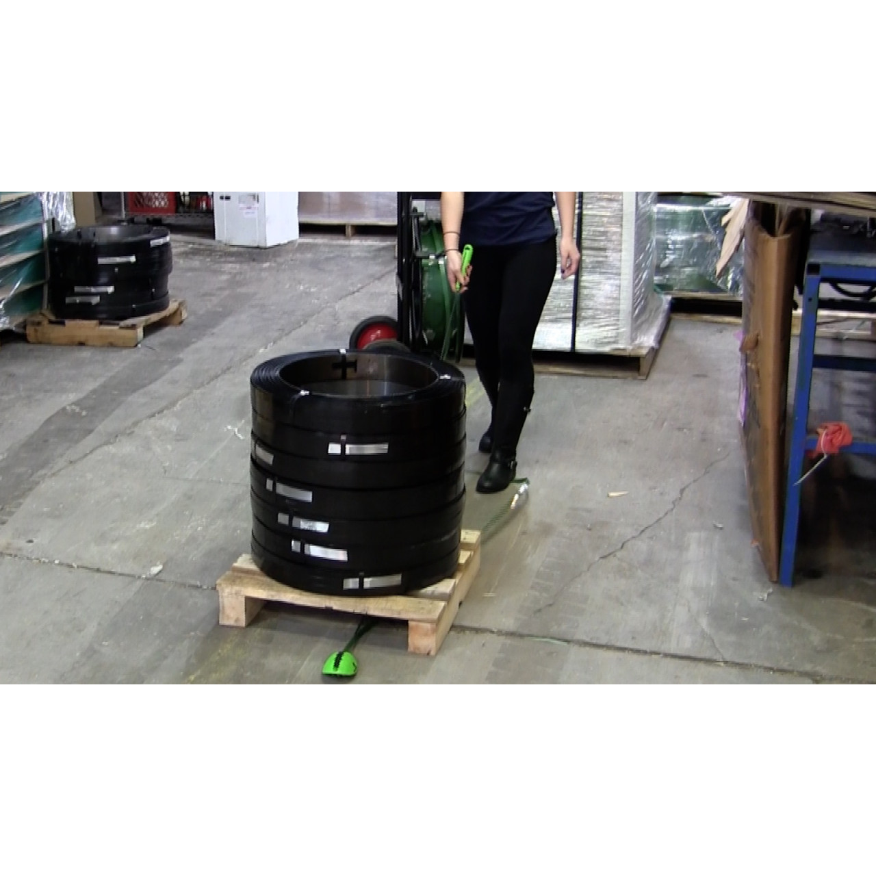 StrapBandit pallet threader